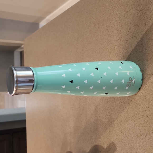 Swell | Dining | Sip By Swell Metal Water Bottle | Poshmark
